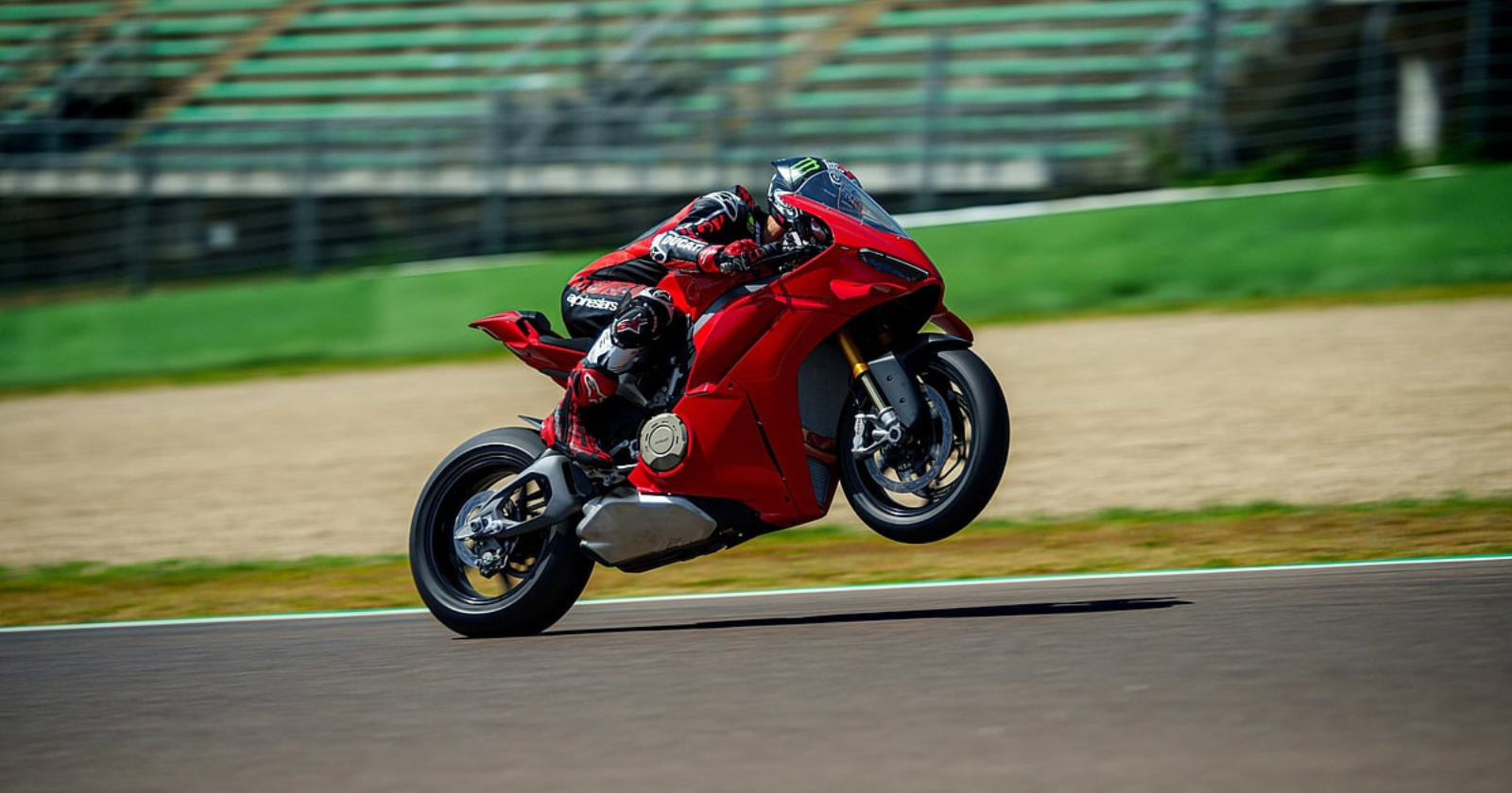 2025 Ducati Panigale V4 Launched in India – Price & Specs